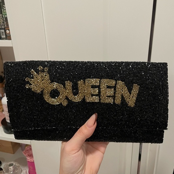 AKIRA | Bags | Beaded Queen Clutch Black And Gold | Poshmark